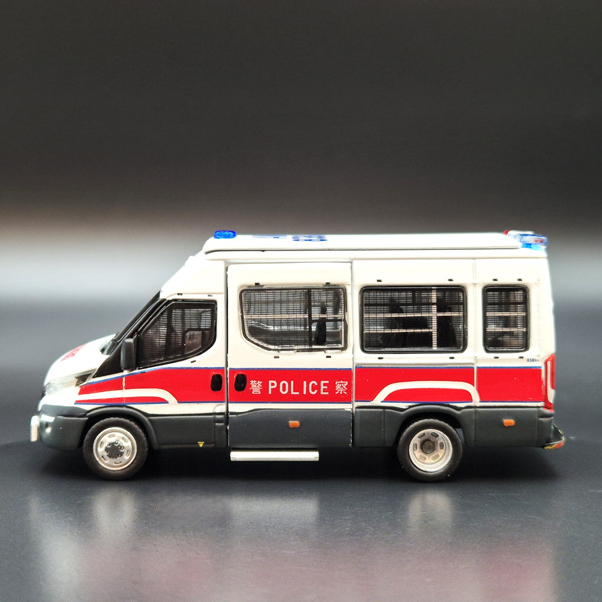 Explorafind 2023 Iveco Daily Hong Kong Police PTU AM8381 Van 1:76 Die