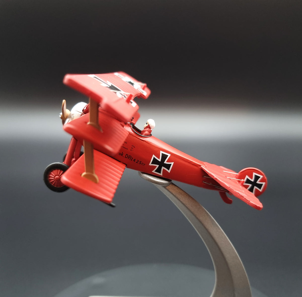1917 German Fokker DR.1 Triplane 1:72 Fighter Die Cast Plane – Explorafind