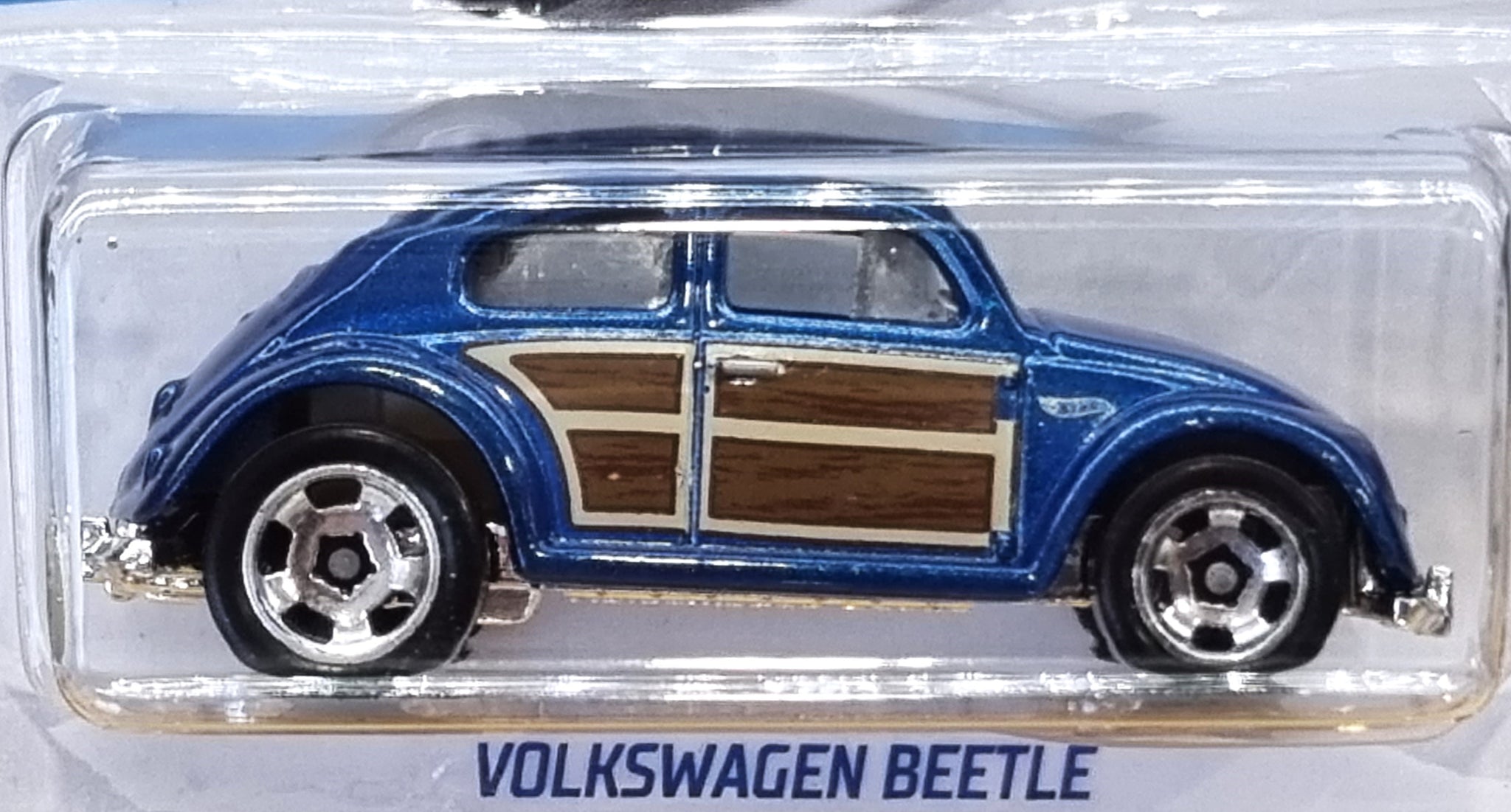 Hot Wheels Volkswagen Beetle Die-Cast Car - Compact Kings 2/5 Series 1: ...