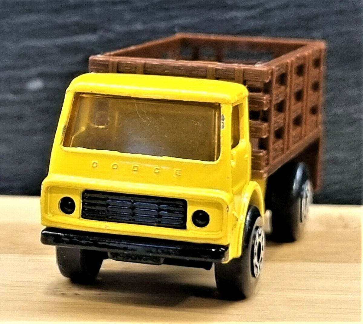 Matchbox 1976 Dodge Cattle Truck Yellow #71 Superfast – Explorafind
